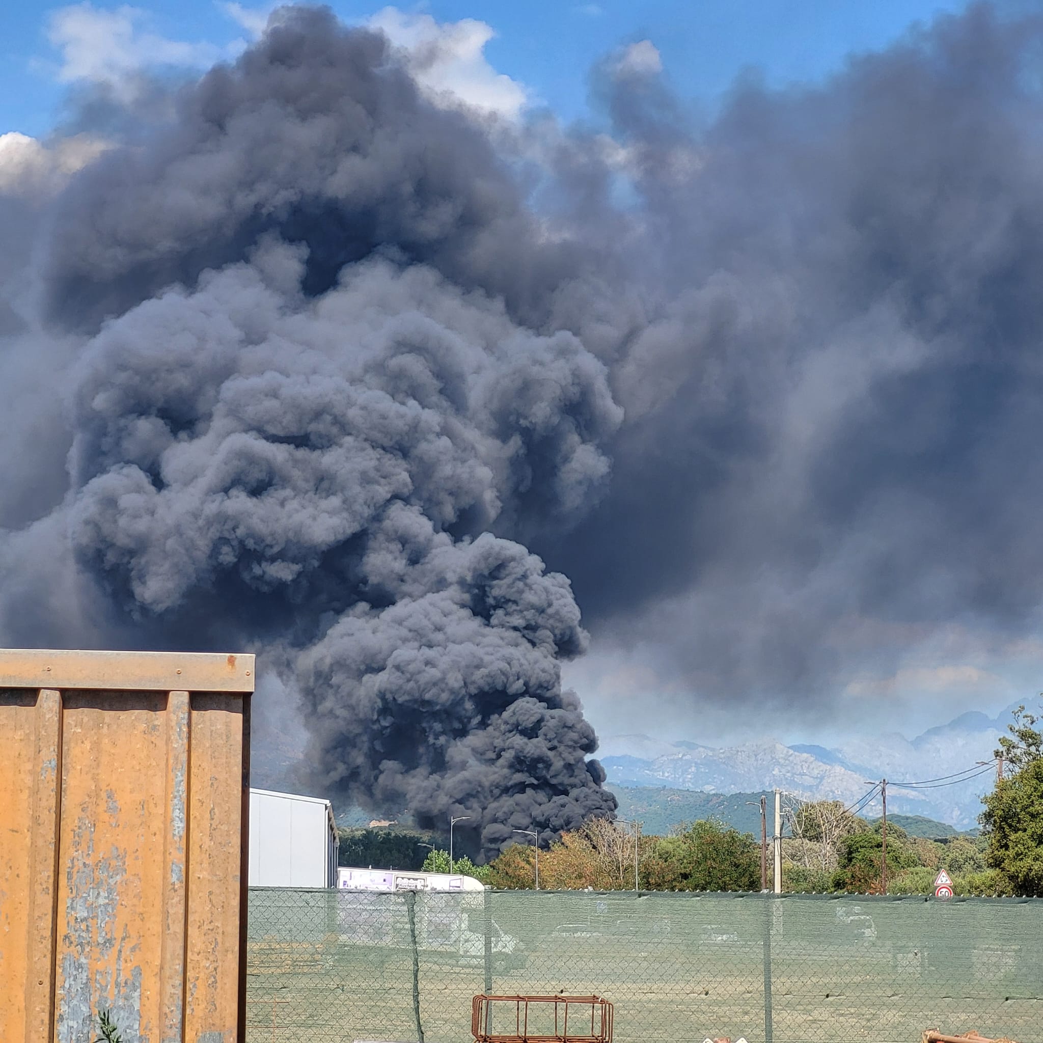 Incendie au site de réception des déchets de la région ajaccienne